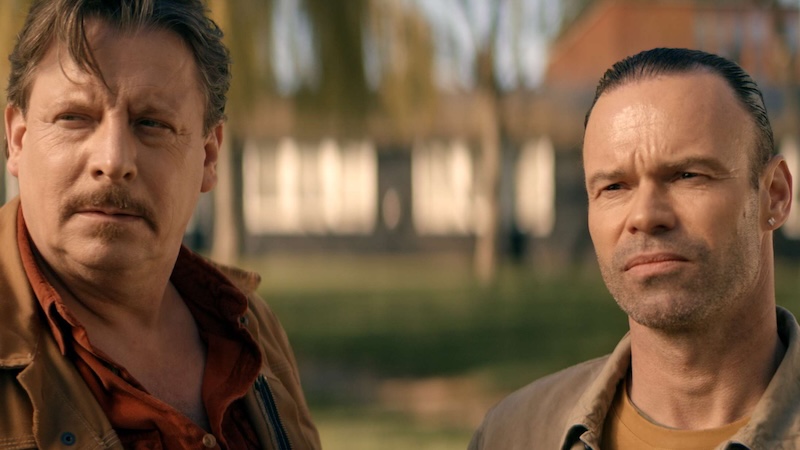 Dansk komediehit ‘Alle for fire’ kan nu ses på Netflix | Flixfilm